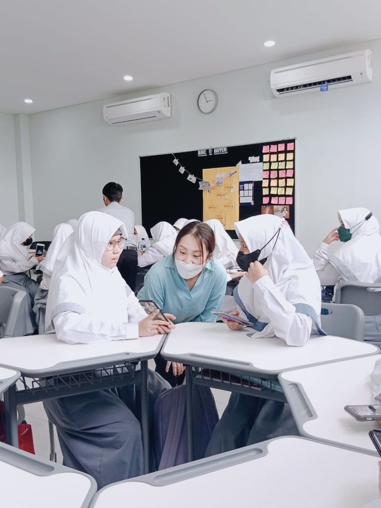 FUNTASTIC - Japanese Native Speaker - SMAIT Al Haraki